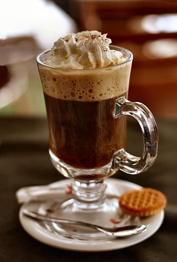 Como fazer um café com Whisky – Wiki Receitas